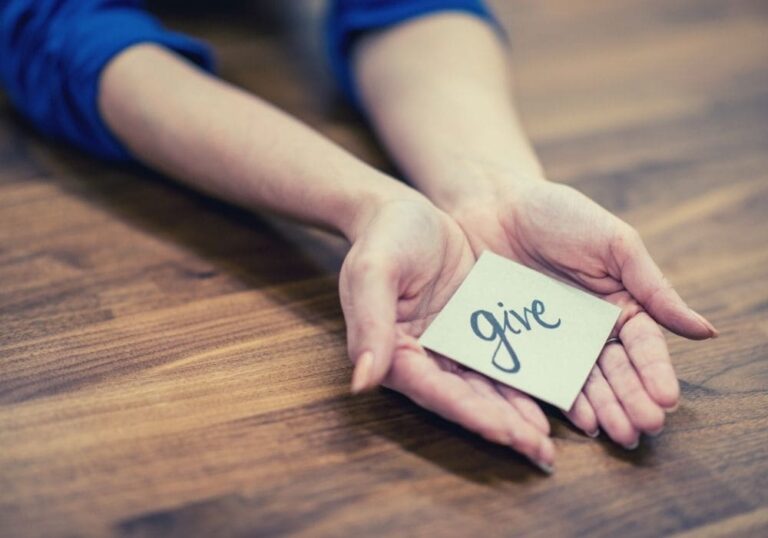 例文で覚える！基本動詞 give の使い方【5文型で捉えると忘れない】 - Erina’s English Room